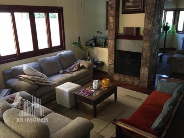 Casa para venda em Alphaville de 408.00m² com 4 Quartos, 1 Suite e 3 Garagens