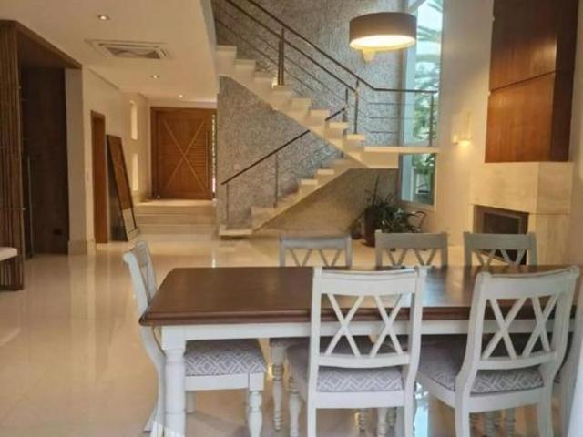 Casa para venda em Alphaville de 420.00m² com 4 Quartos, 4 Suites e 4 Garagens