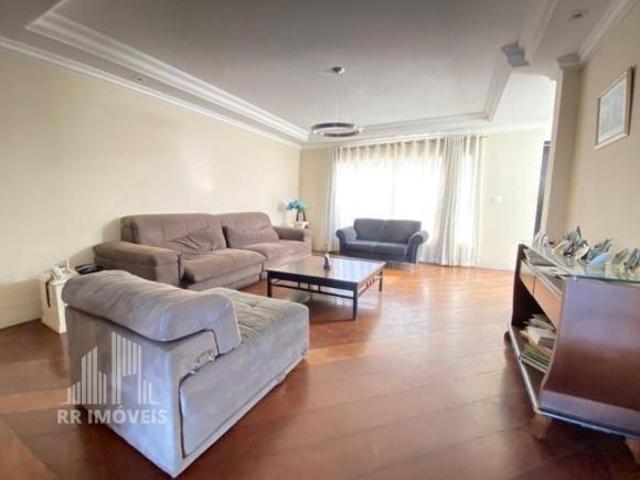 Casa para venda em Alphaville de 695.00m² com 4 Quartos, 4 Suites e 5 Garagens