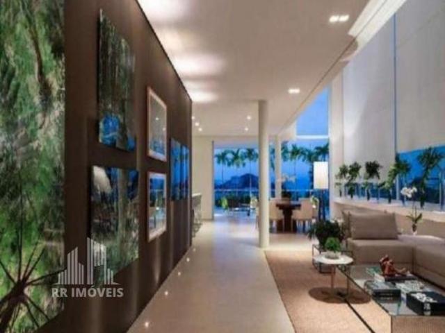 Casa para venda em Alphaville de 700.00m² com 4 Quartos, 3 Suites e 3 Garagens