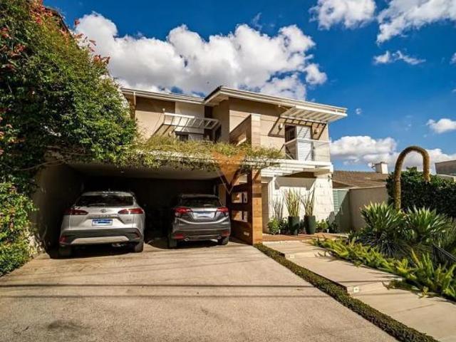 Casa para venda em Alphaville de 10.00m² com 4 Quartos, 4 Suites e 4 Garagens