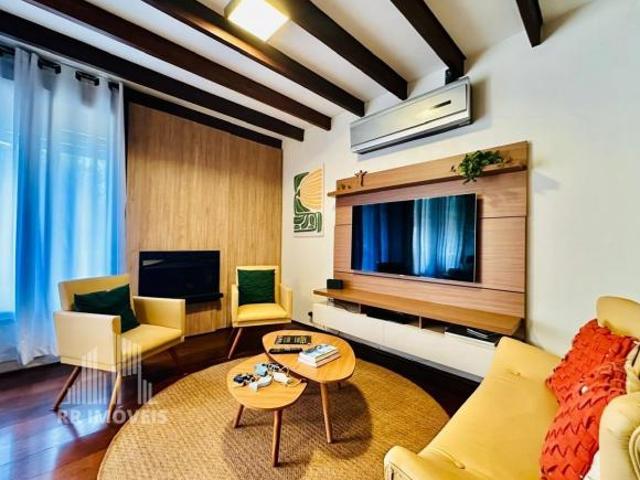 Casa para venda em Alphaville de 176.00m² com 3 Quartos, 1 Suite e 2 Garagens