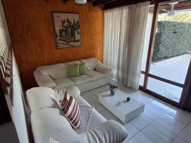 Casa para venda em Alphaville de 176.00m² com 3 Quartos, 1 Suite e 2 Garagens