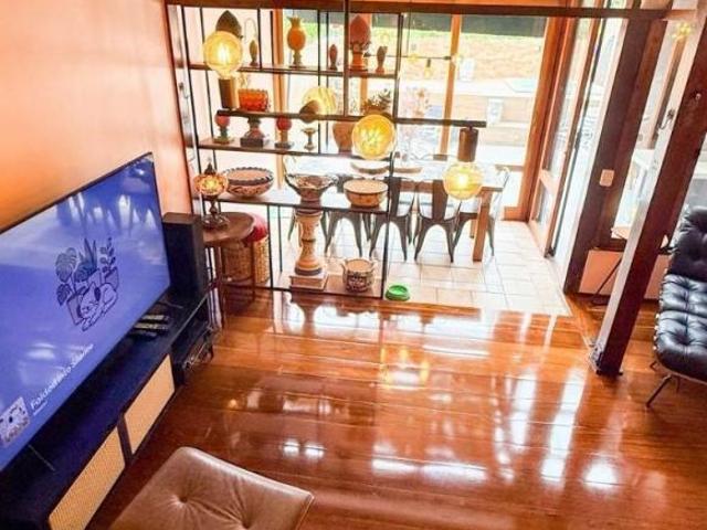 Casa para venda em Alphaville de 176.00m² com 3 Quartos, 1 Suite e 2 Garagens
