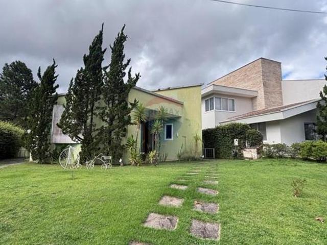 Casa para venda em Alphaville de 227.00m² com 3 Quartos, 3 Suites e 3 Garagens