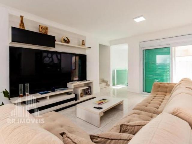 Casa para venda em Alphaville de 234.00m² com 4 Quartos, 2 Suites e 6 Garagens