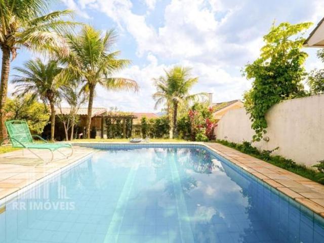Casa para venda em Alphaville de 255.00m² com 3 Quartos, 1 Suite e 4 Garagens