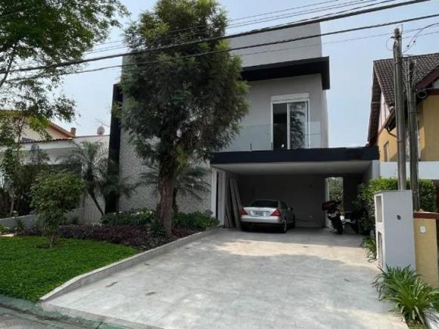 Casa para venda em Alphaville de 272.00m² com 4 Quartos, 4 Suites e 6 Garagens