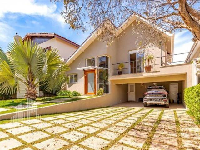 Casa para venda em Alphaville de 297.00m² com 4 Quartos, 2 Suites e 4 Garagens