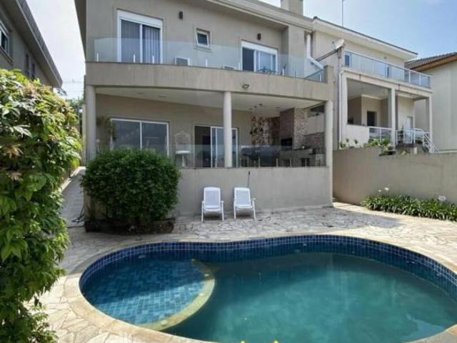 Casa para venda em Alphaville de 300.00m² com 3 Quartos, 3 Suites e 4 Garagens
