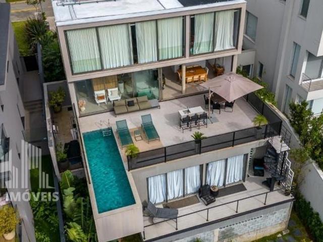 Casa para venda em Alphaville de 303.00m² com 4 Quartos, 4 Suites e 6 Garagens