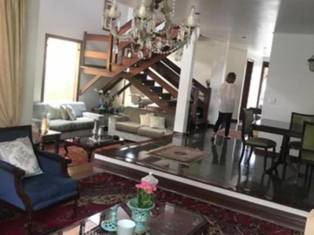 Casa para venda em Alphaville de 310.00m² com 4 Quartos, 4 Suites e 4 Garagens