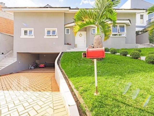 Casa para venda em Alphaville de 311.00m² com 4 Quartos, 3 Suites e 4 Garagens