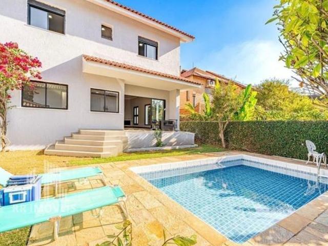 Casa para venda em Alphaville de 317.00m² com 5 Quartos, 4 Suites e 4 Garagens