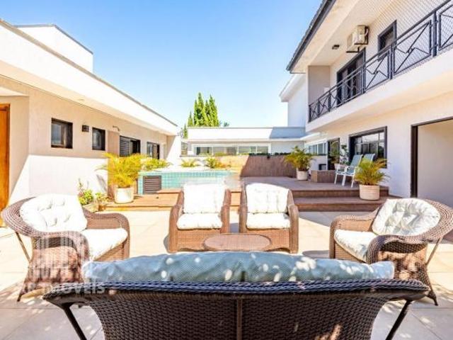 Casa para venda em Alphaville de 341.00m² com 4 Quartos, 2 Suites e 3 Garagens