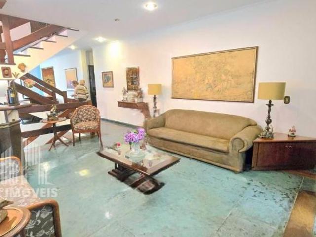 Casa para venda em Alphaville de 360.00m² com 4 Quartos, 2 Suites e 4 Garagens