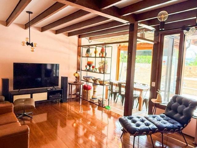 Casa para venda em Alphaville em Santana De Parnaíba São Paulo de 176.00m² com 3 Quartos, 1 Suíte e 2 Garagens