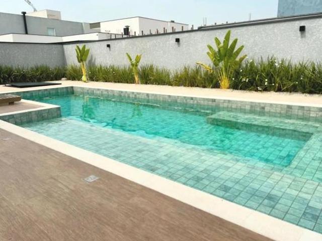 Casa para venda em Alphaville Nova Esplanada de 360.52m² com 3 Quartos, 1 Suite e 4 Garagens