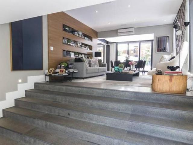 Casa para venda em Alphaville Residencial Um de 439.00m² com 5 Quartos, 5 Suites e 5 Garagens