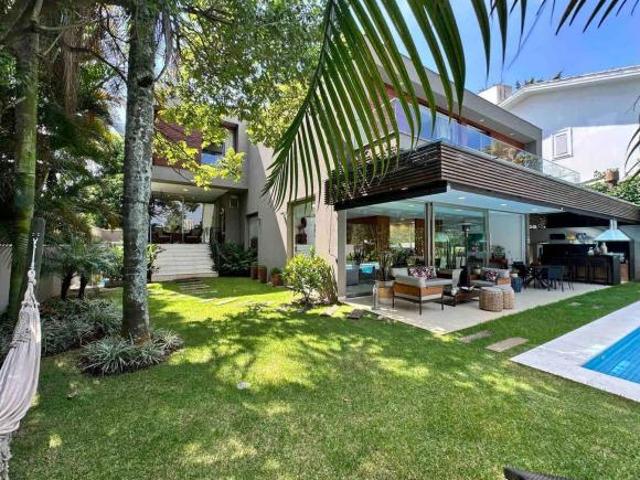 Casa para venda em Alphaville Residencial Um de 540.00m² com 3 Quartos e 3 Suites