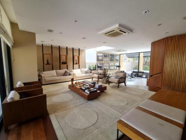 Casa para venda em Alphaville Residencial Um de 739.00m² com 4 Quartos e 4 Suites