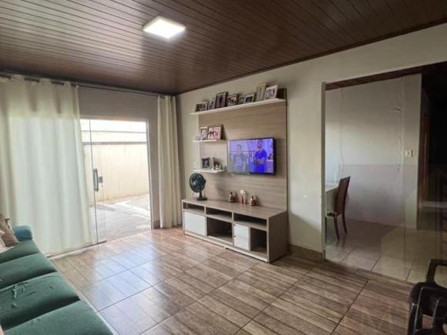Casa para Venda em Aparecida de Goiânia, Conjunto Residencial Storil, 4 dormitórios, 1 suíte, 2 banh