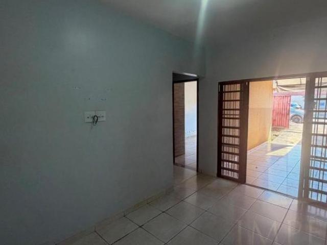 Casa para Venda em Aparecida de Goiânia, Jardim Veneza, 2 dormitórios, 1 banheiro, 2 vagas