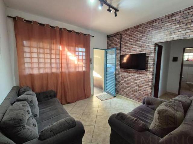 Casa para Venda em Aparecida de Goiânia, Setor Pampulha, 3 dormitórios, 1 suíte, 2 banheiros, 2 vaga