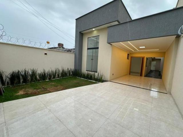 Casa para Venda em Aparecida de Goiânia, Vila Oliveira, 3 dormitórios, 1 suíte, 3 banheiros, 2 vagas