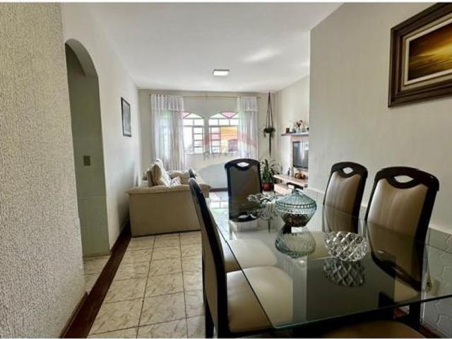 Casa para venda em Aparecida de 364.00m² com 3 Quartos, 1 Suite e 2 Garagens