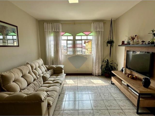 Casa para venda em Aparecida em Belo Horizonte Minas Gerais de 364.00m² com 3 Quartos, 1 Suíte e 2 Garagens