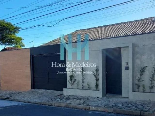 Casa para Venda em Arujá, Barbosas, 4 dormitórios, 2 suítes, 5 banheiros, 2 vagas