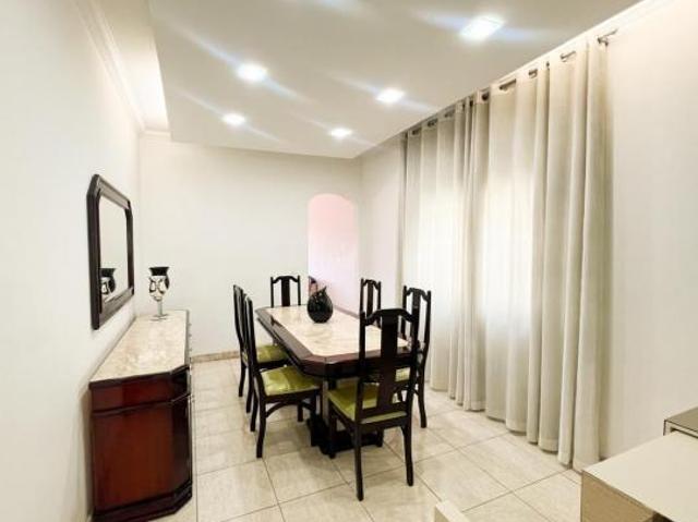 Casa para venda em Arvoredo, Contagem