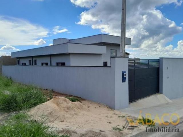 Casa para venda em Arcoville de 80.00m² com 3 Quartos, 1 Suite e 2 Garagens