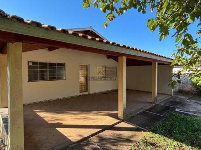 Casa para venda em Área Rural De Botucatu de 150.00m² com 2 Quartos, 2 Suites e 3 Garagens