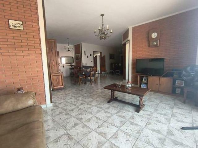 Casa para venda em Areião de 320.00m² com 3 Quartos, 2 Suites e 2 Garagens
