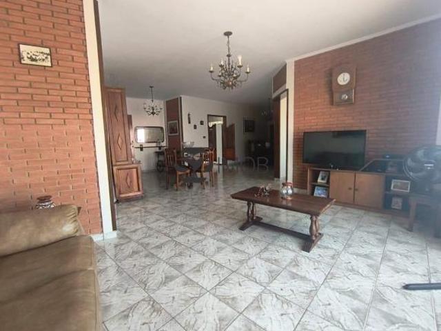 Casa para venda em Areião de 320.00m² com 3 Quartos, 2 Suites e 2 Garagens