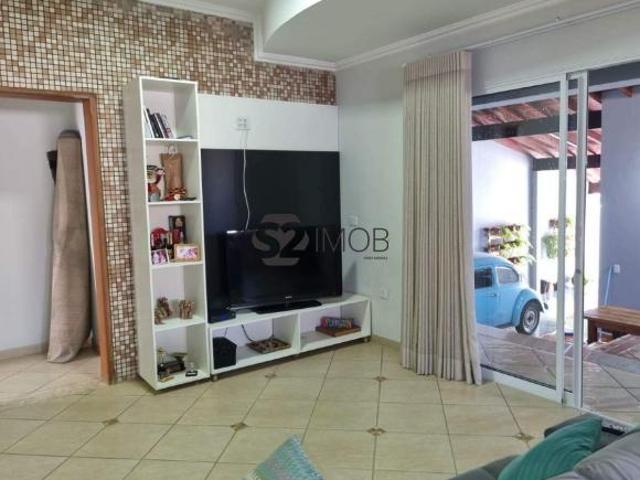 Casa para venda em Aterrado de 220.00m² com 2 Quartos, 2 Suites e 2 Garagens