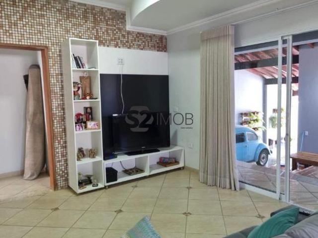 Casa para venda em Aterrado de 220.00m² com 2 Quartos, 2 Suites e 2 Garagens