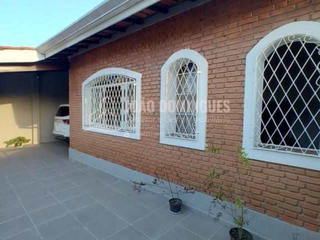 Casa para Venda em Atibaia, Centro, 4 dormitórios, 1 suíte, 3 banheiros, 2 vagas