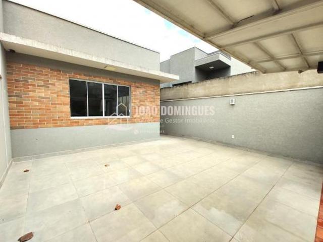 Casa para Venda em Atibaia, Jardim do Lago, 3 dormitórios, 3 suítes, 4 banheiros, 2 vagas