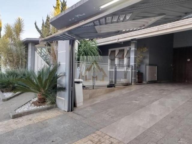 Casa para Venda em Atibaia, Jardim Itaperi, 3 dormitórios, 3 suítes, 5 banheiros, 4 vagas