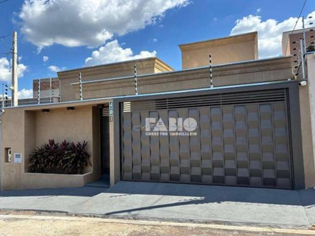 Casa para venda em Avenida Parque de 146.00m² com 3 Quartos, 1 Suite e 2 Garagens