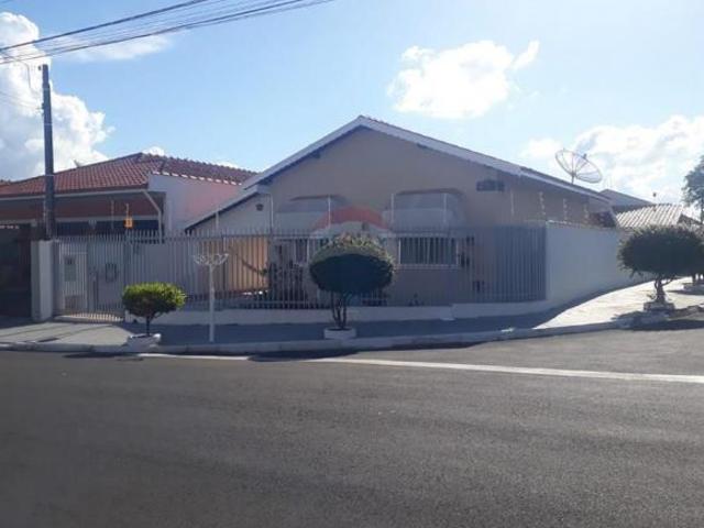 Casa para venda em Botânico de 74.50m² com 3 Quartos e 3 Garagens