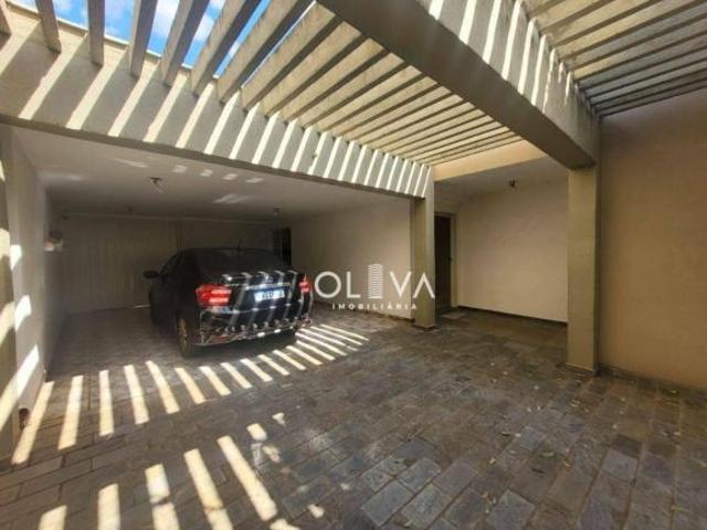 Casa para venda em Boa Vista de 330.00m² com 4 Quartos, 3 Suites e 4 Garagens