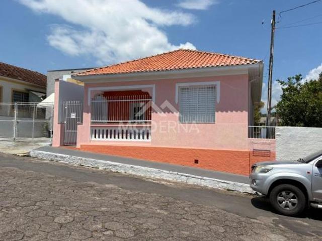 Casa para Venda em Bofete, Centro, 4 dormitórios, 1 suíte, 1 banheiro