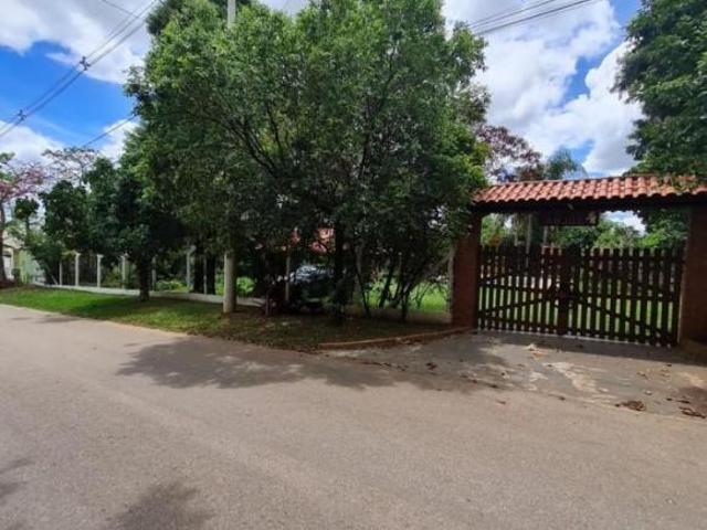 Casa para Venda em Boituva, 2 dormitórios, 1 suíte, 3 banheiros, 8 vagas
