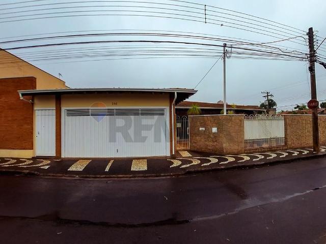 Casa para venda em Bom Jesus em Araras São Paulo de 333.00m² com 3 Quartos, 1 Suíte e 4 Garagens