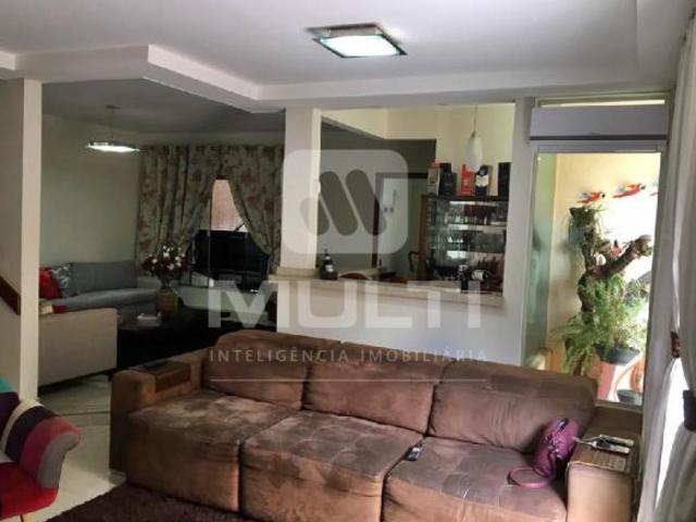 Casa para venda em Bom Jesus, Uberlândia