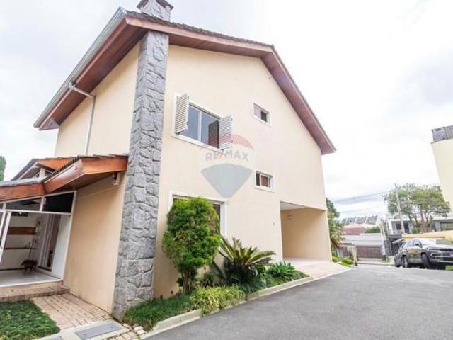 Casa para venda em Bom Retiro de 282.00m² com 3 Quartos, 1 Suite e 3 Garagens